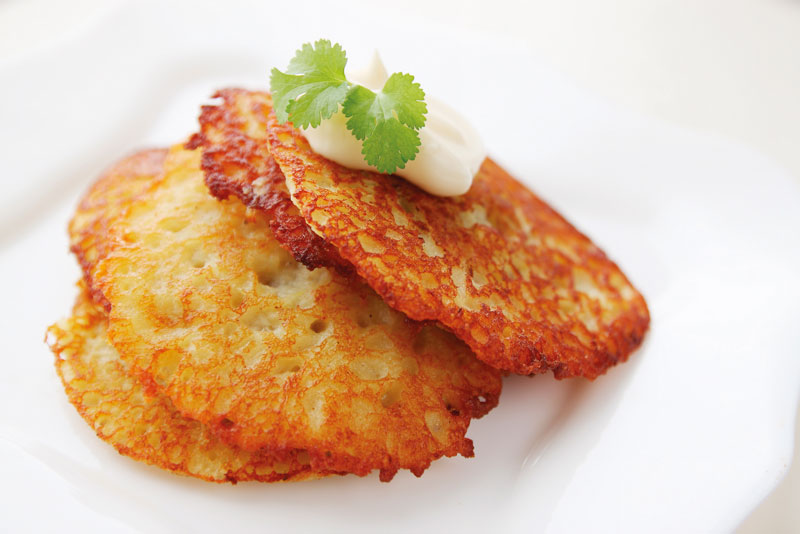 Raggmunkar med bönsallad & fetaost | Allers